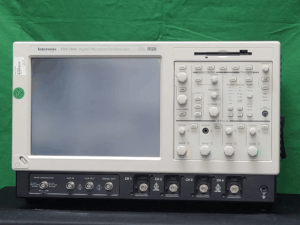 Tektronix TDS7404 Digital Oscilloscope 4GHz 4CH – LABBiD